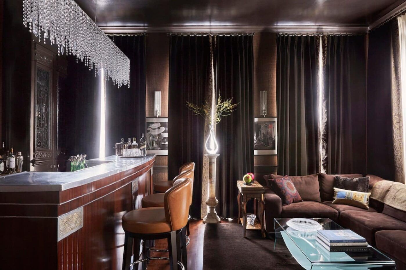 28 Cheerful Home Bars, Where Everybody (Literally) Knows Your Name ...