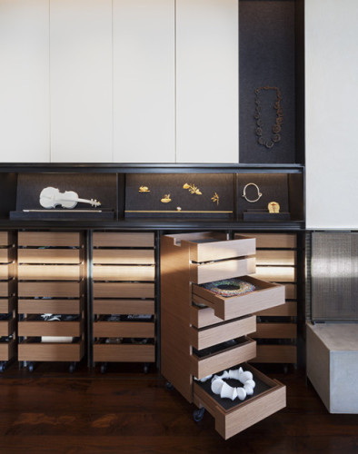 The Collector's Edit: 15 Rooms With Artfully Displayed Collections ...