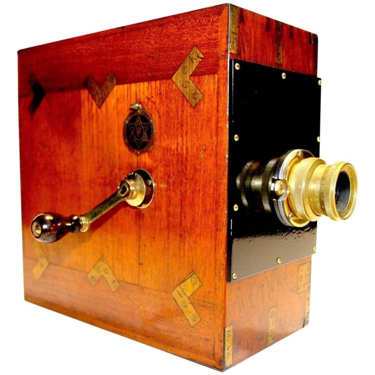 21 Glamorous Hollywood Houses - The Study