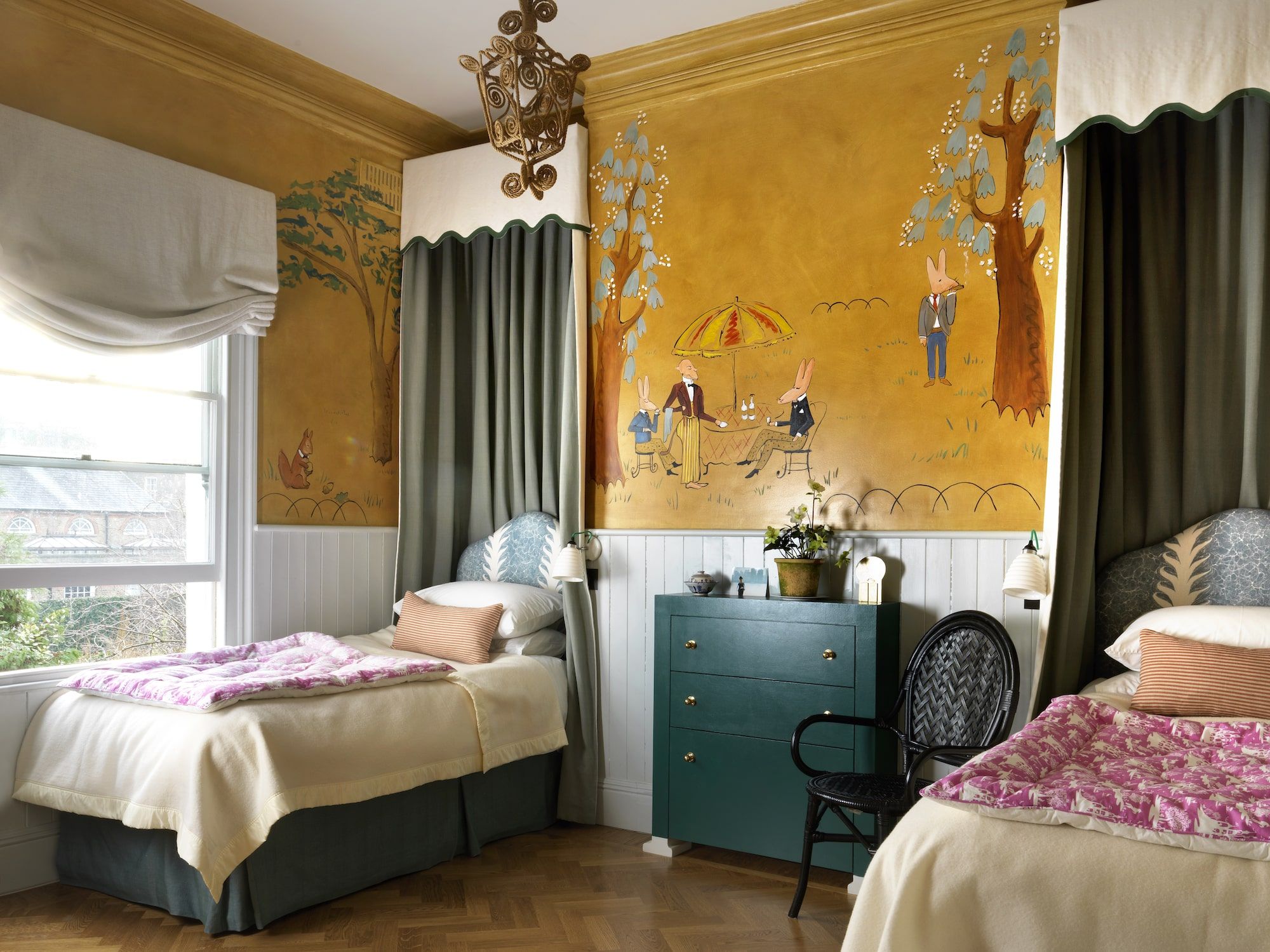9 Sumptuous Bedrooms with Boldly Upholstered Headboards | The Study