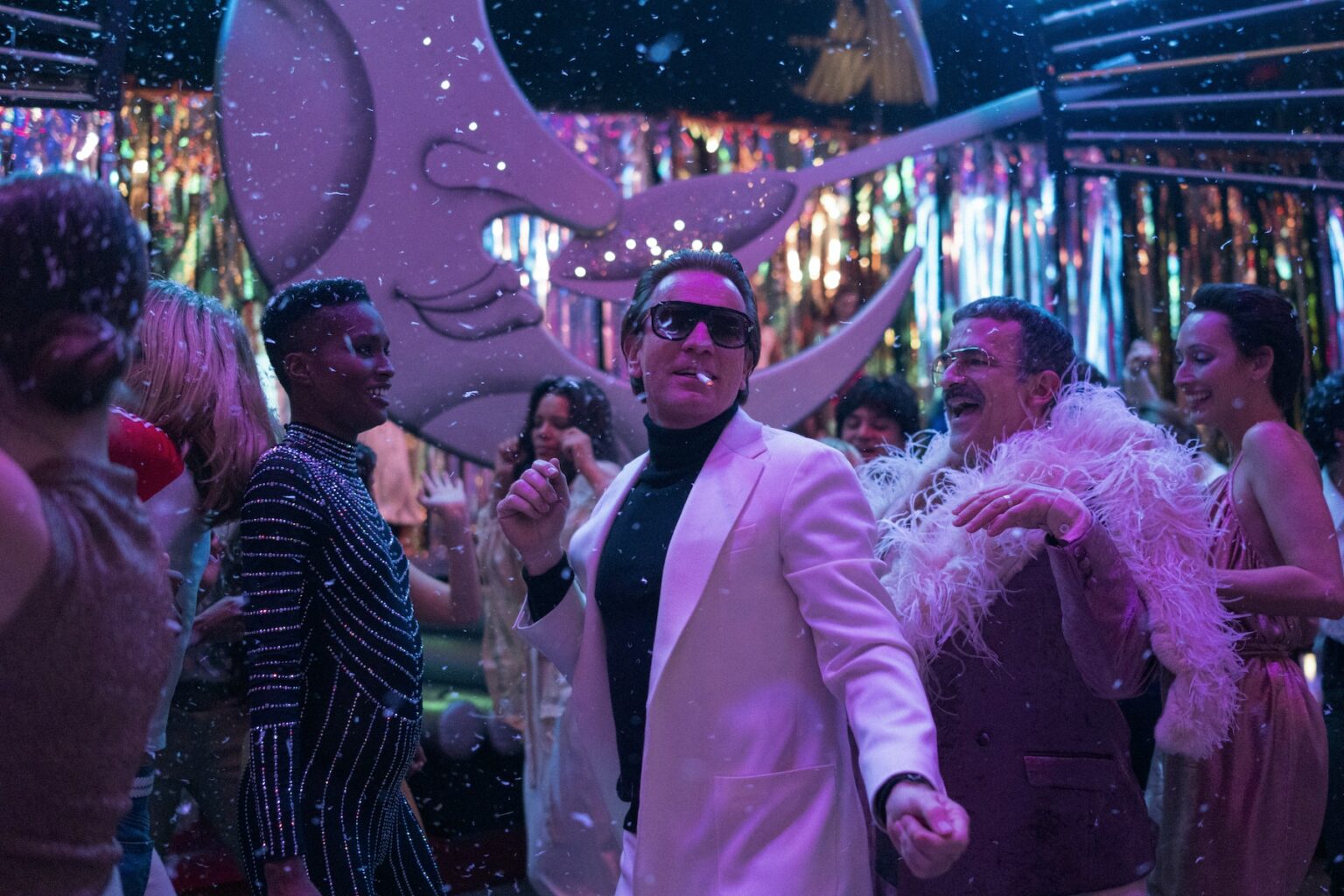 Behind the 1970s and ’80s Glam of ‘Halston’ with the Hit Show’s Costume ...