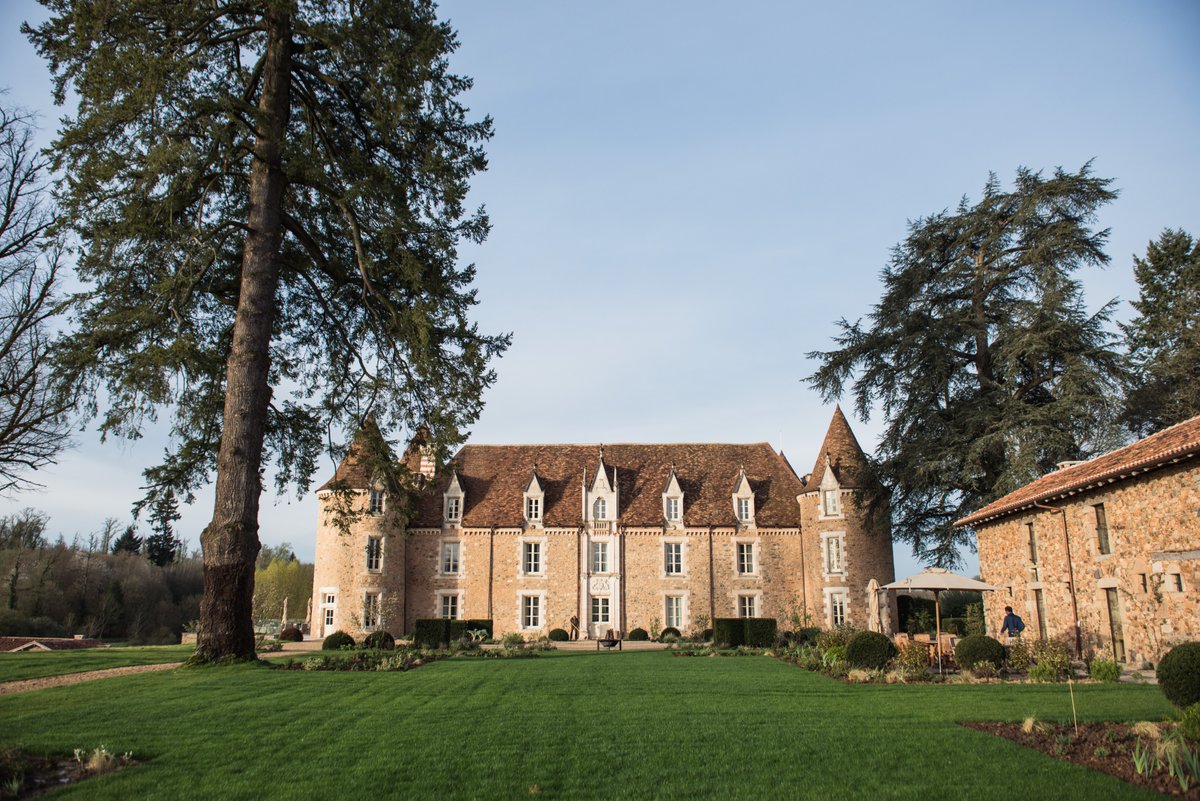 28 Views of Magnificent French Country Estates - The Study