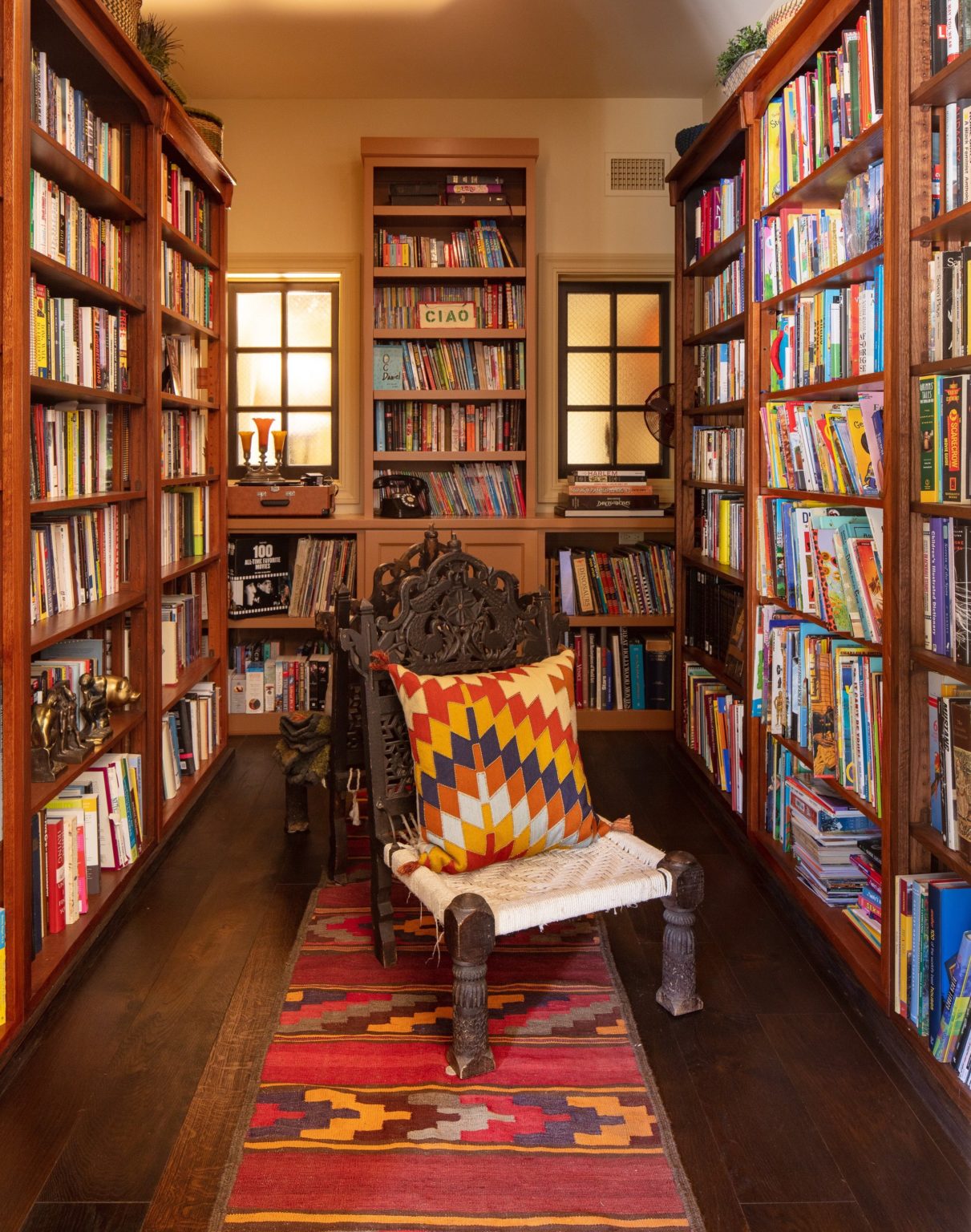 Discover 26 Beautiful Reading Nooks and Home Libraries
