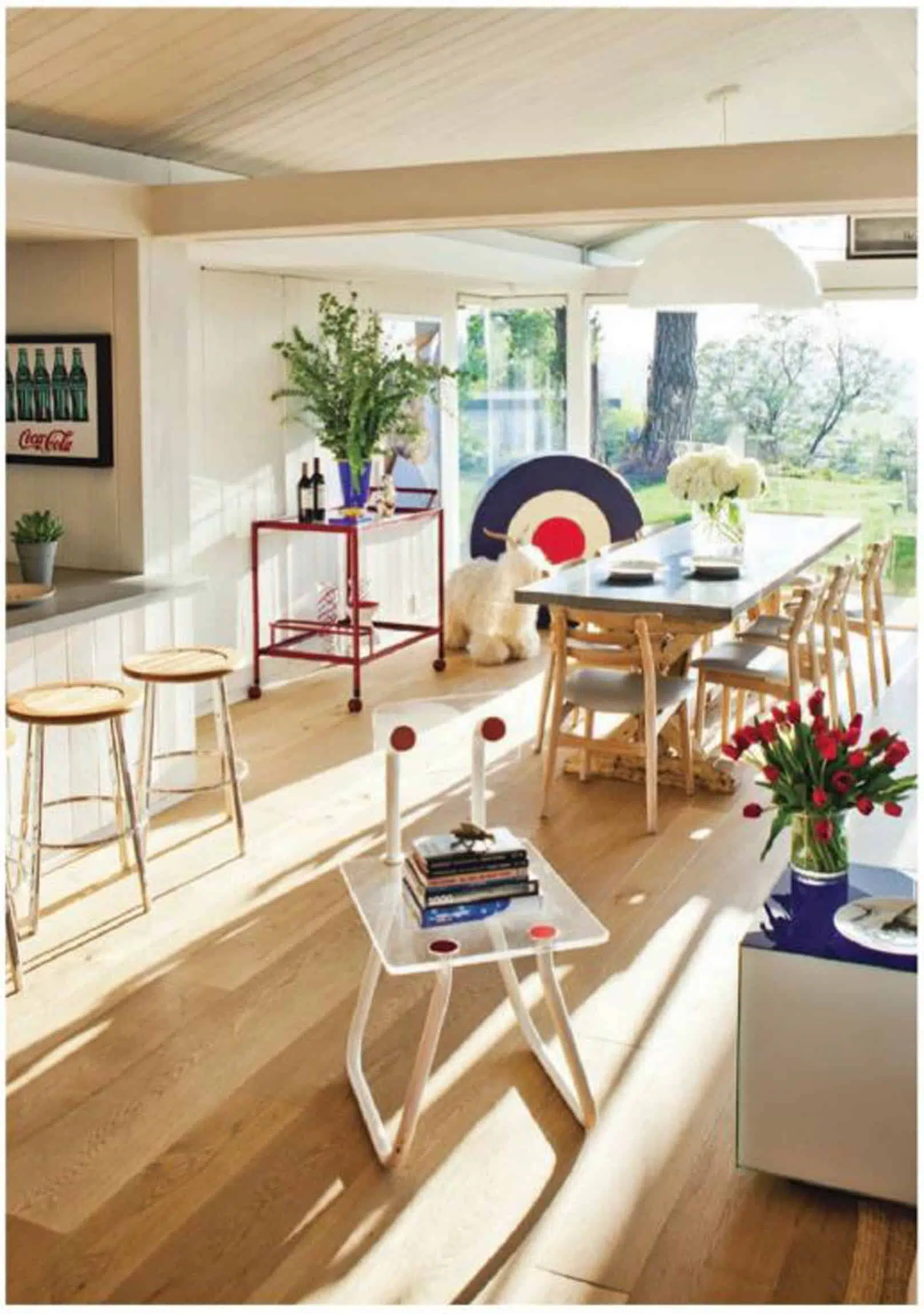 California Interiors: 18 Examples of Coastal Chic Decor